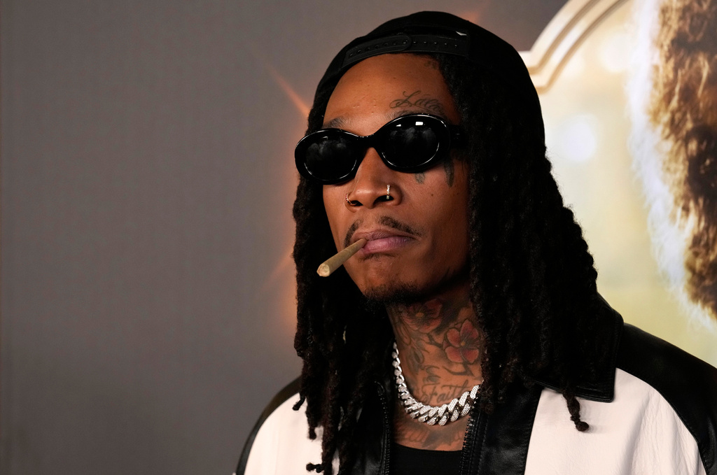 Romanian Court Sentences U.S. Rapper Wiz Khalifa to 9 Months for Drug ...